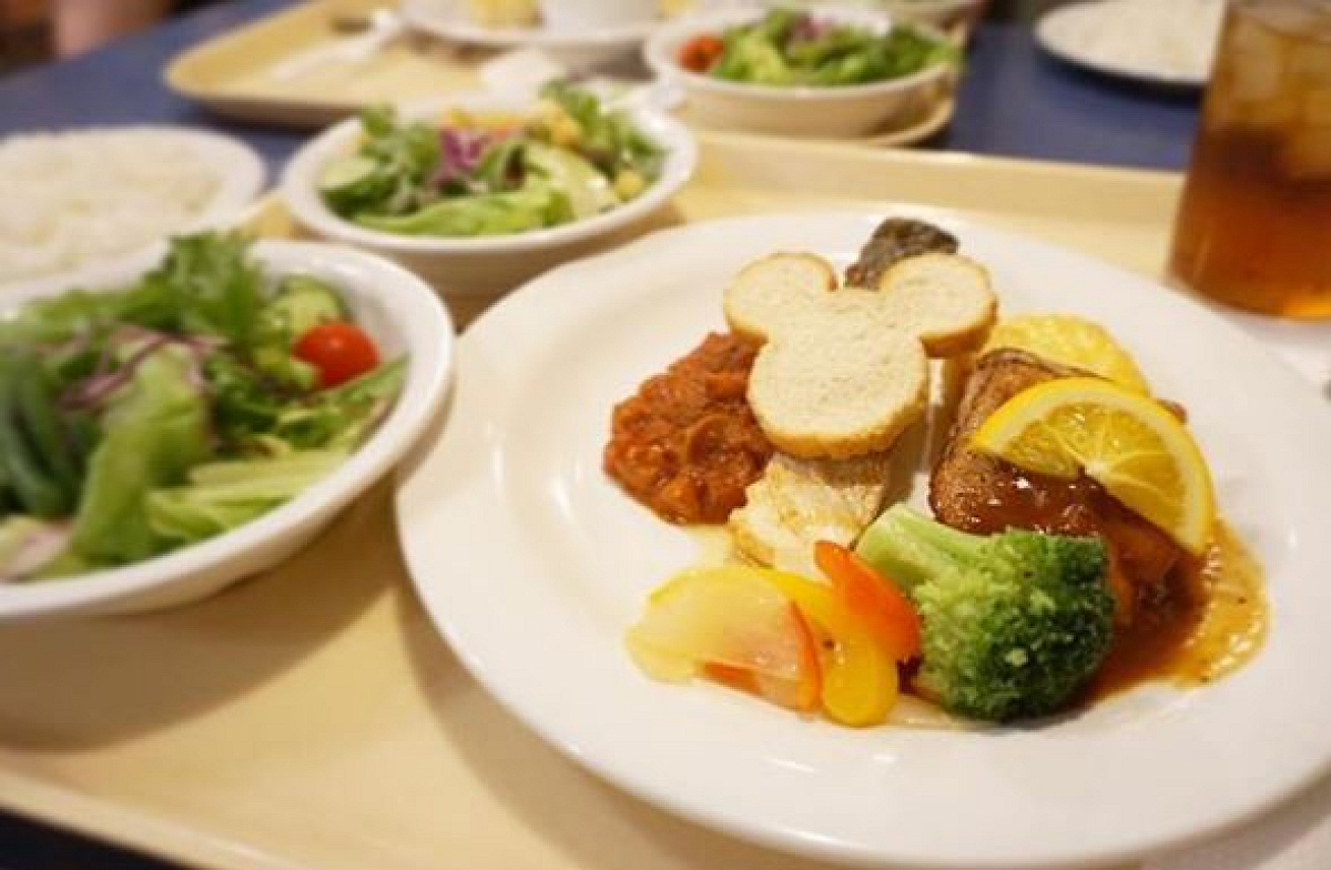 美味しい料理がたくさん！| キャステル | CASTEL ディズニー情報