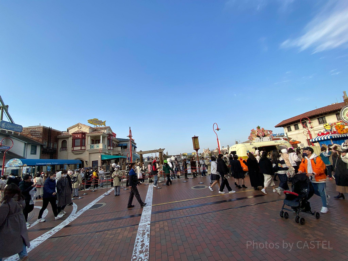 USJ2月の混雑状況／スパイファミリーのフードカート（写真右奥）| キャステル | CASTEL ディズニー情報