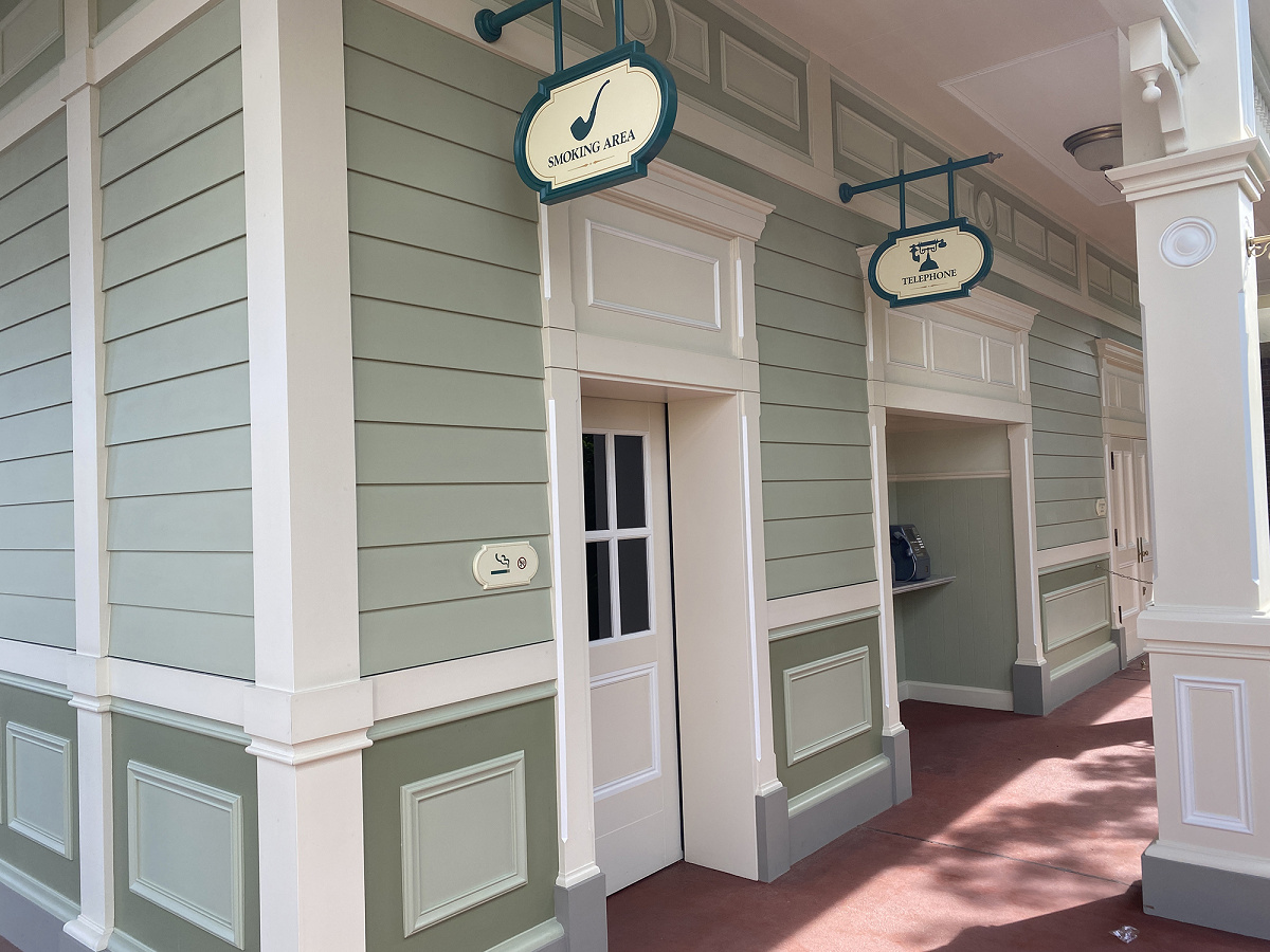 バスターミナル・ウエストの喫煙所| キャステル | CASTEL ディズニー情報